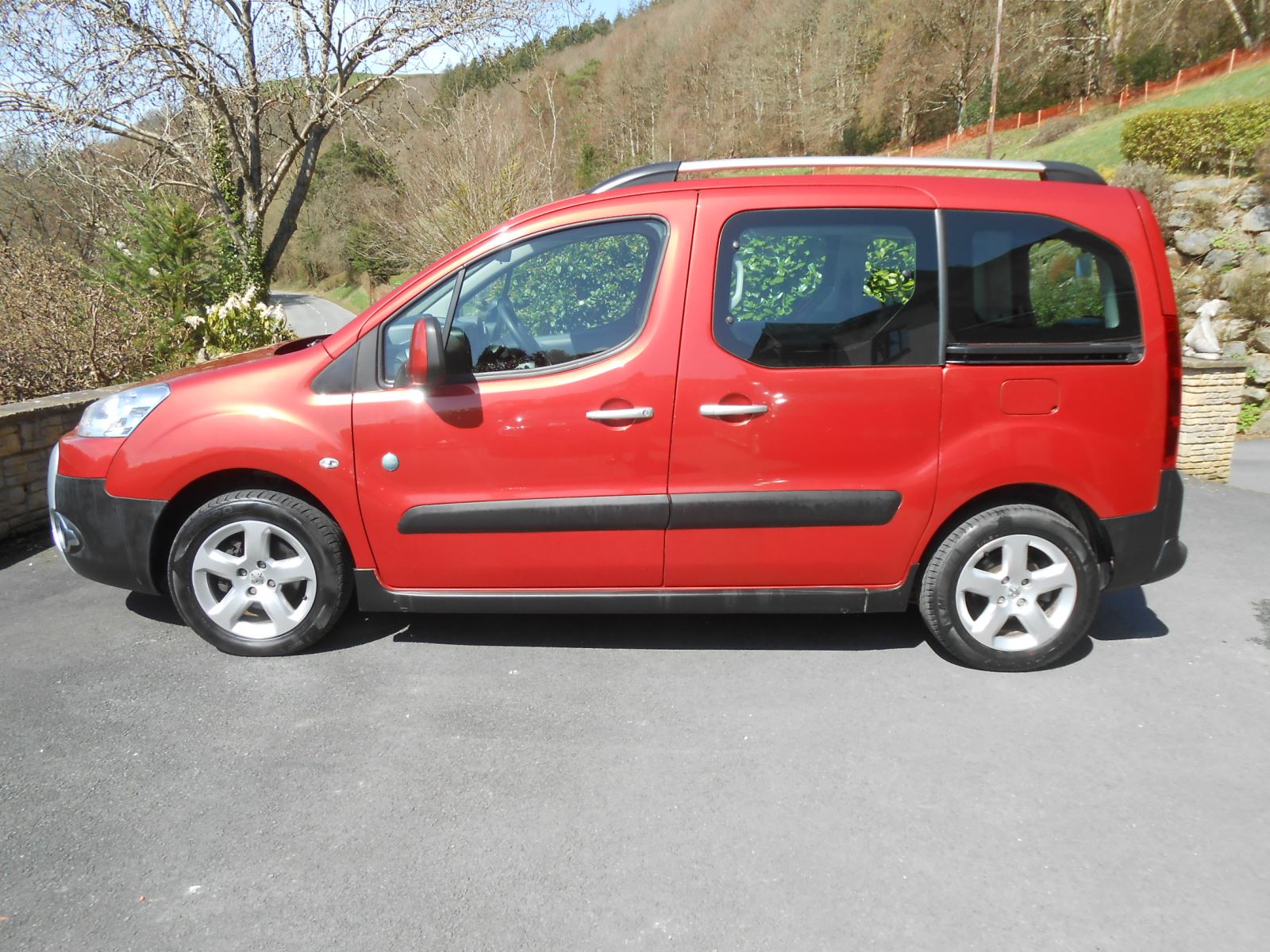 Peugeot Partner 1.6 HDi Tepee Outdoor car for sale Llanidloes Powys Mid ...